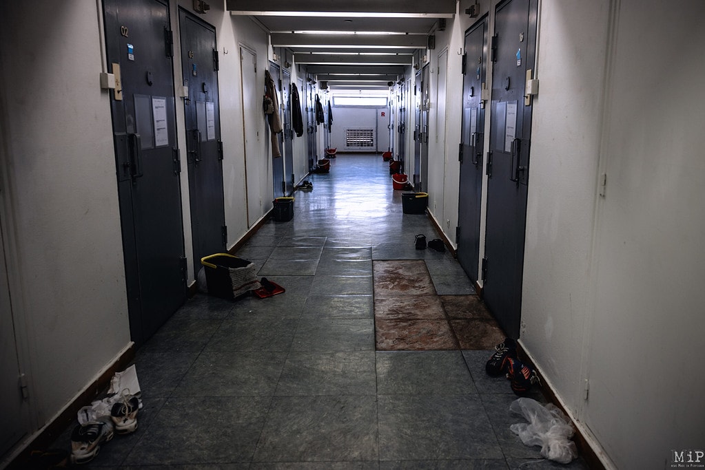 Exclusif l Visite au cœur de la prison de Perpignan avec le sénateur ...